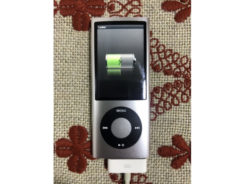 Apple iPod Nano 5th Generation A1320 8 GB x2