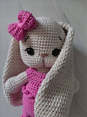 Heklana igračka zeka, amigurumi