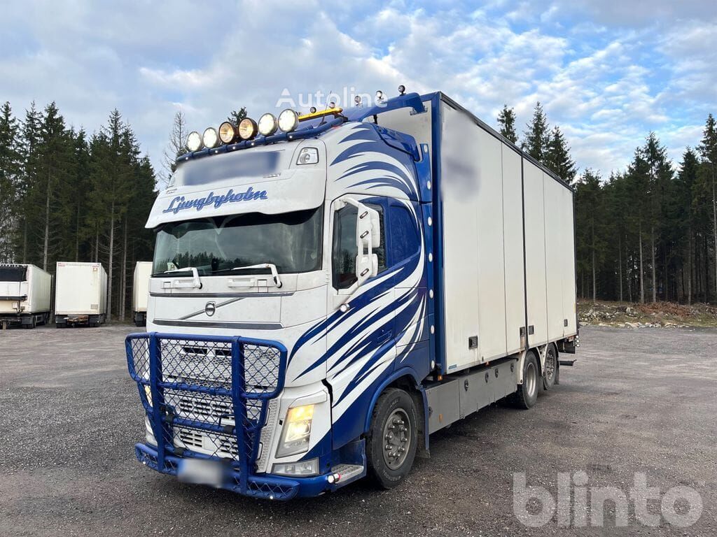 Prodaje se Volvo FH kamion furgon na aukciji