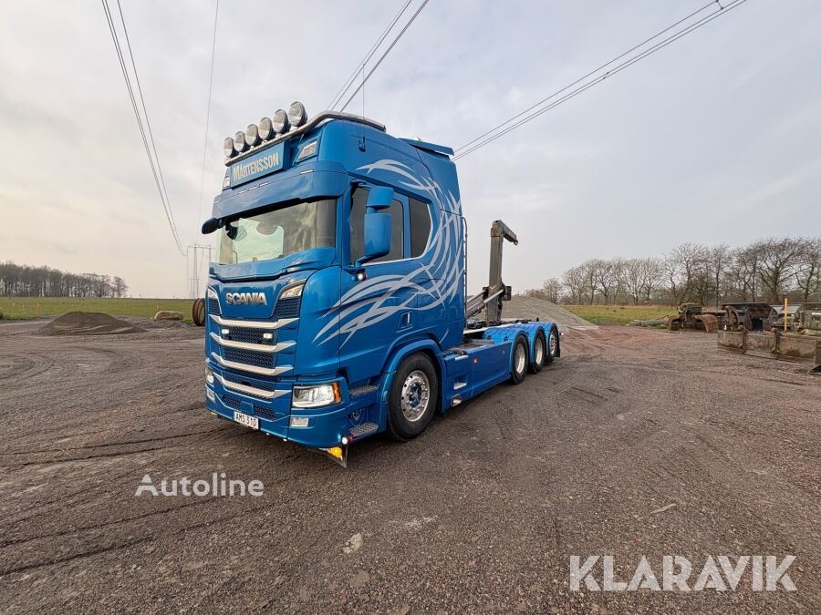 Prodaje se Scania R650 rol kiper sa kukom na aukciji