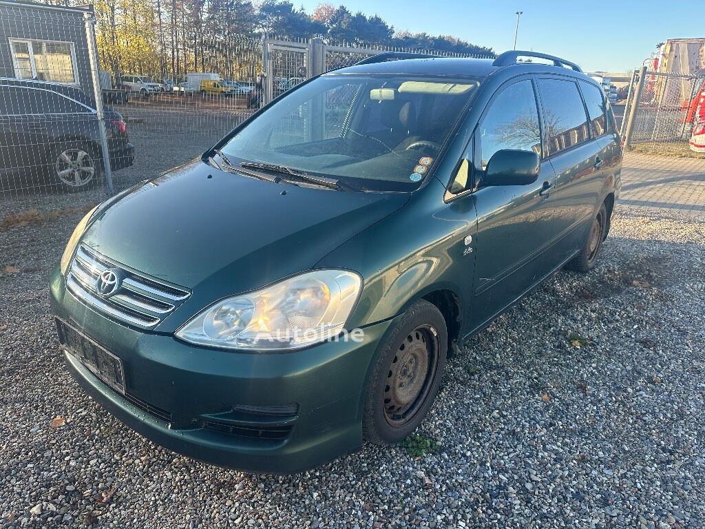 Toyota Avensis verso 2.0D Sportsvan kamion furgon < 3.5t