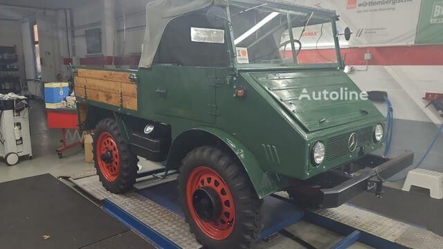 Unimog 401/Restauriert kamion s ravnom platformom < 3.5t