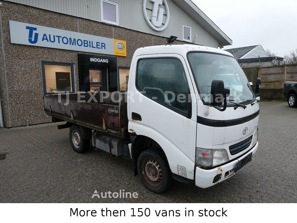 Toyota DYNA 100 kamion s ravnom platformom < 3.5t