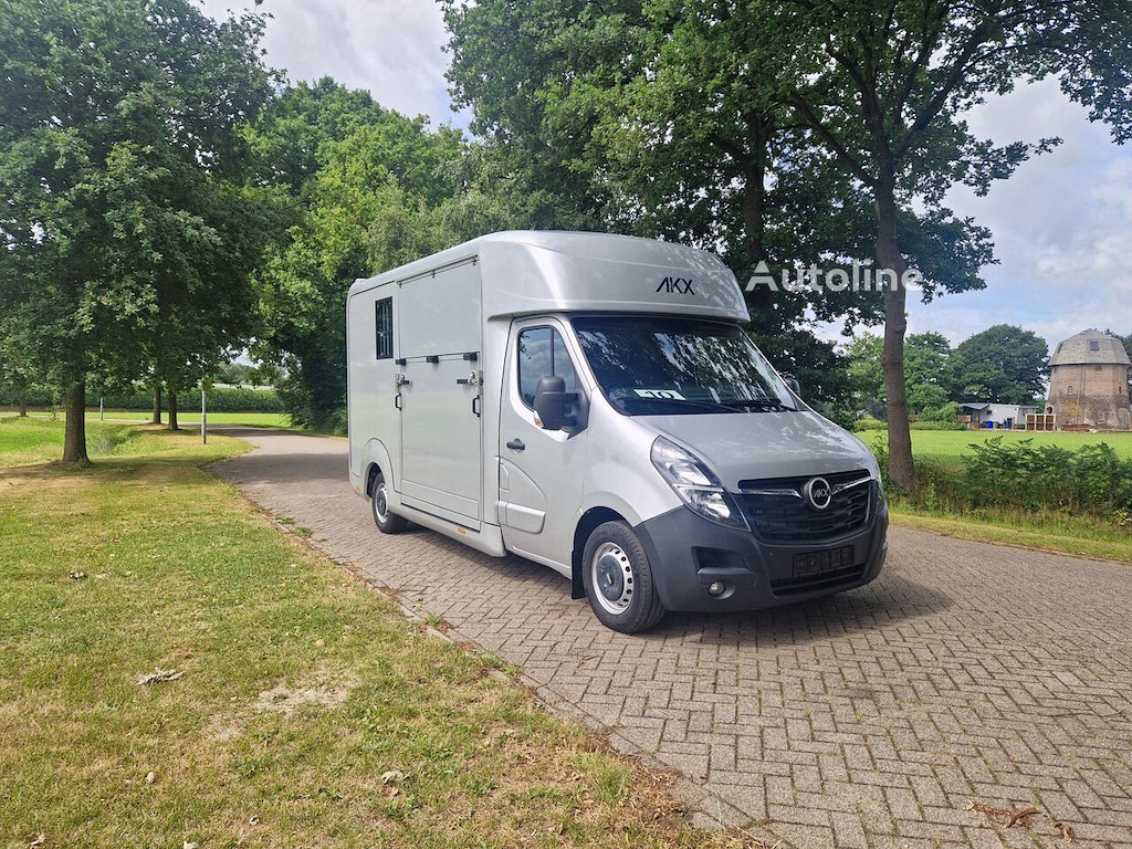 Opel Movano vozilo za prevoz konja