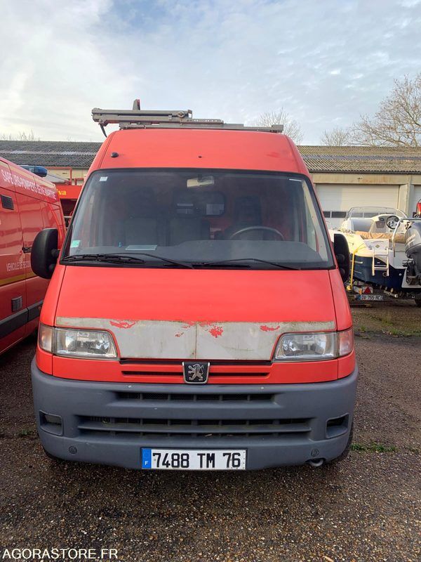 Prodaje se Peugeot BOXER minibus furgon na aukciji