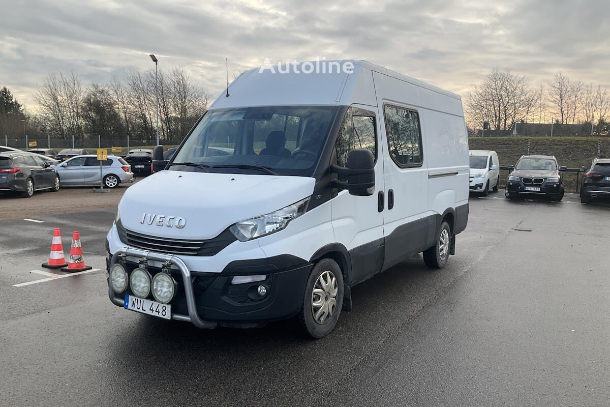 Prodaje se IVECO Daily minibus furgon na aukciji