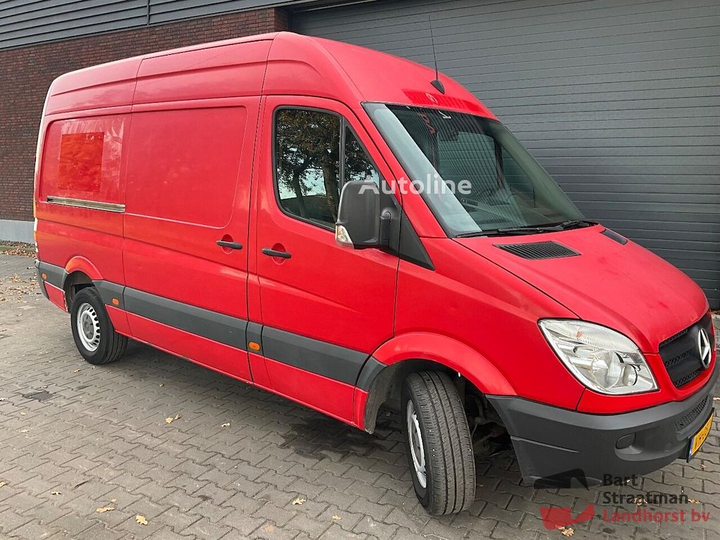 Mercedes-Benz SPRINTER 319 CDI Euro 5 191 pk 6 cylinder handgeschakelde geslot minibus furgon