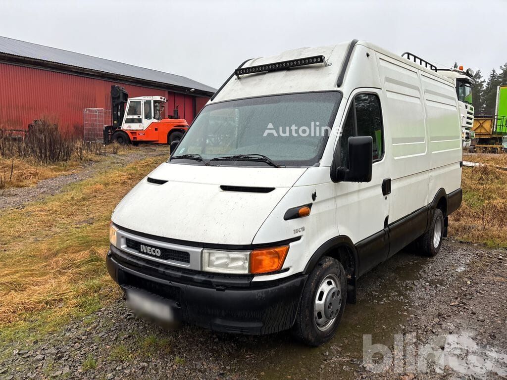 Prodaje se IVECO Daily 35C15 minibus furgon na aukciji