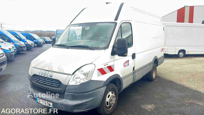 Prodaje se IVECO 35C15 minibus furgon na aukciji