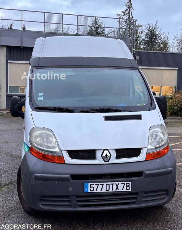 Prodaje se Renault Trafic minibus furgon na aukciji