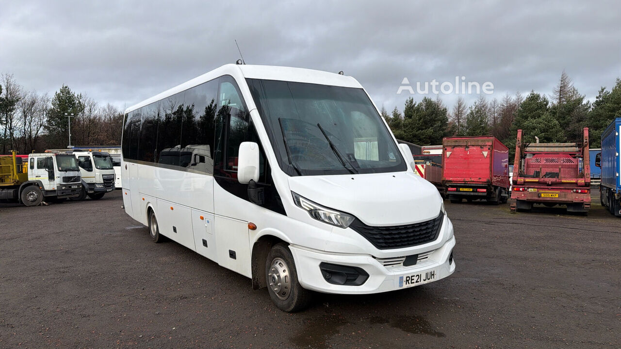 Prodaje se IVECO Daily 70-210 ILES CONVERSION putnički minibus na aukciji