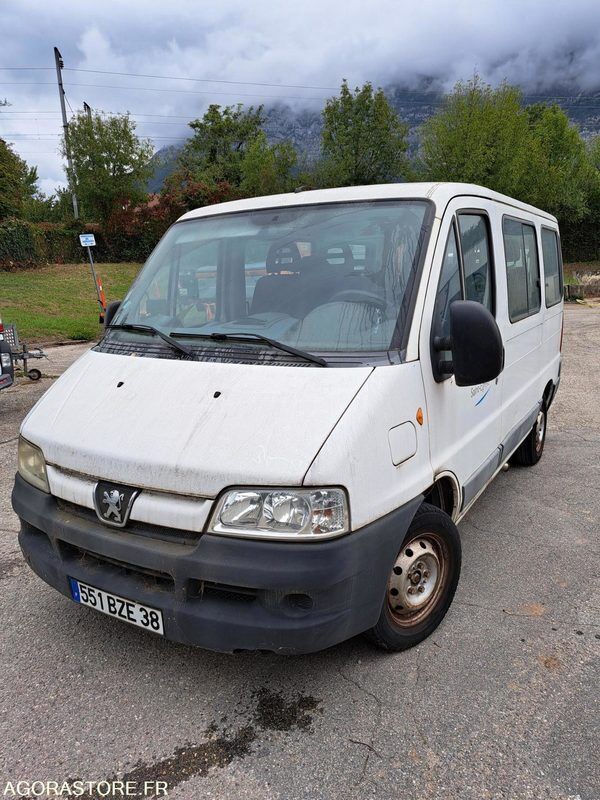 Prodaje se Peugeot BOXER putnički minibus na aukciji
