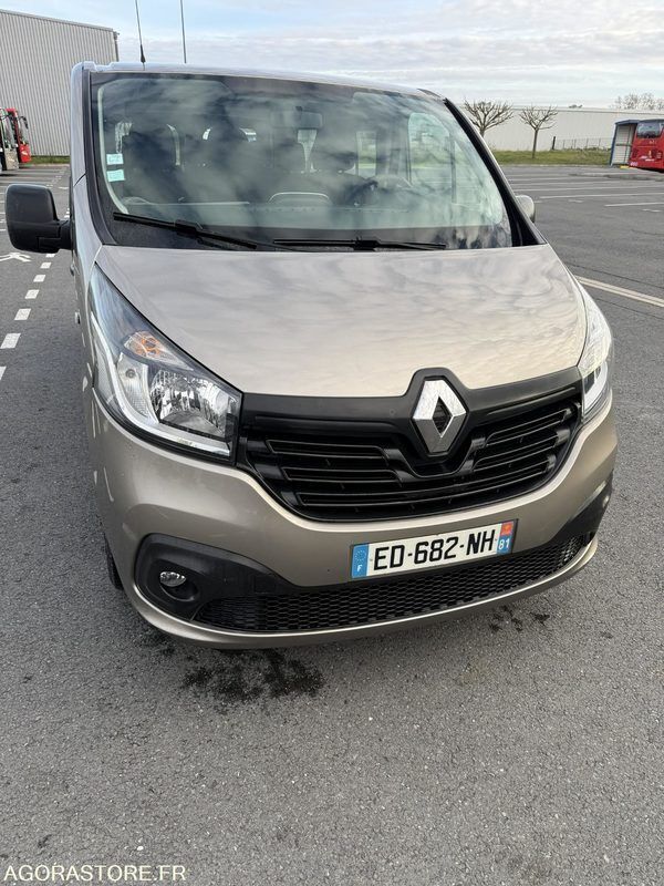 Prodaje se Renault Trafic putnički minibus na aukciji