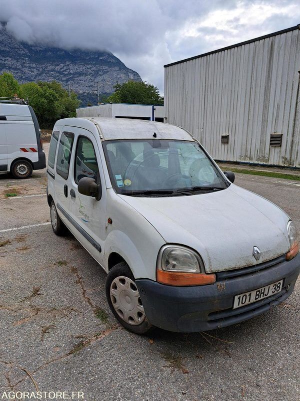 Prodaje se Renault KANGOO laki furgon na aukciji