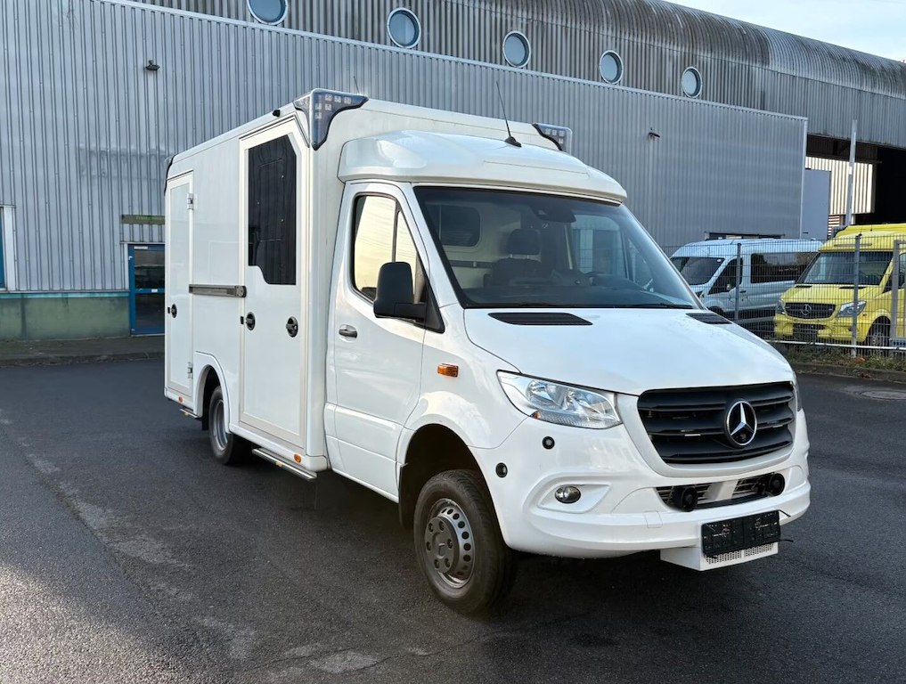 Mercedes-Benz Sprinter III 519 CDI L2 AWD 4x4 Ambulance vozilo hitne pomoći