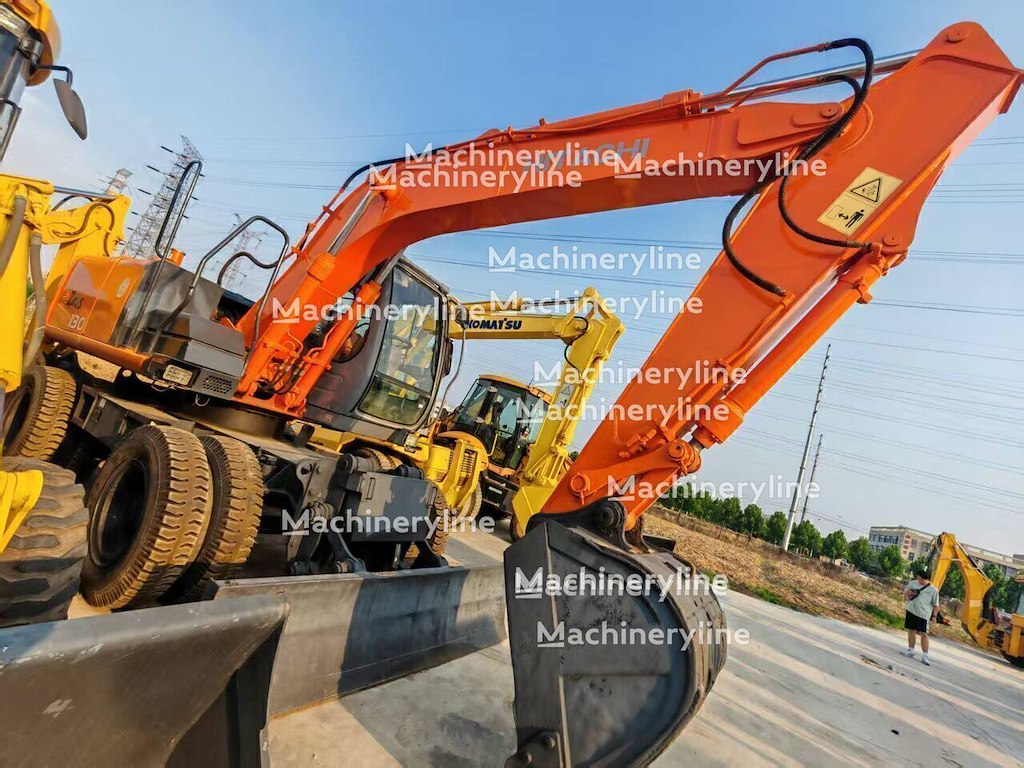 Hitachi Zaxis 130 bager točkaš