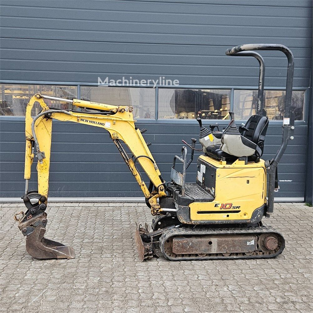 Prodaje se New Holland E10 SR mini bager na aukciji