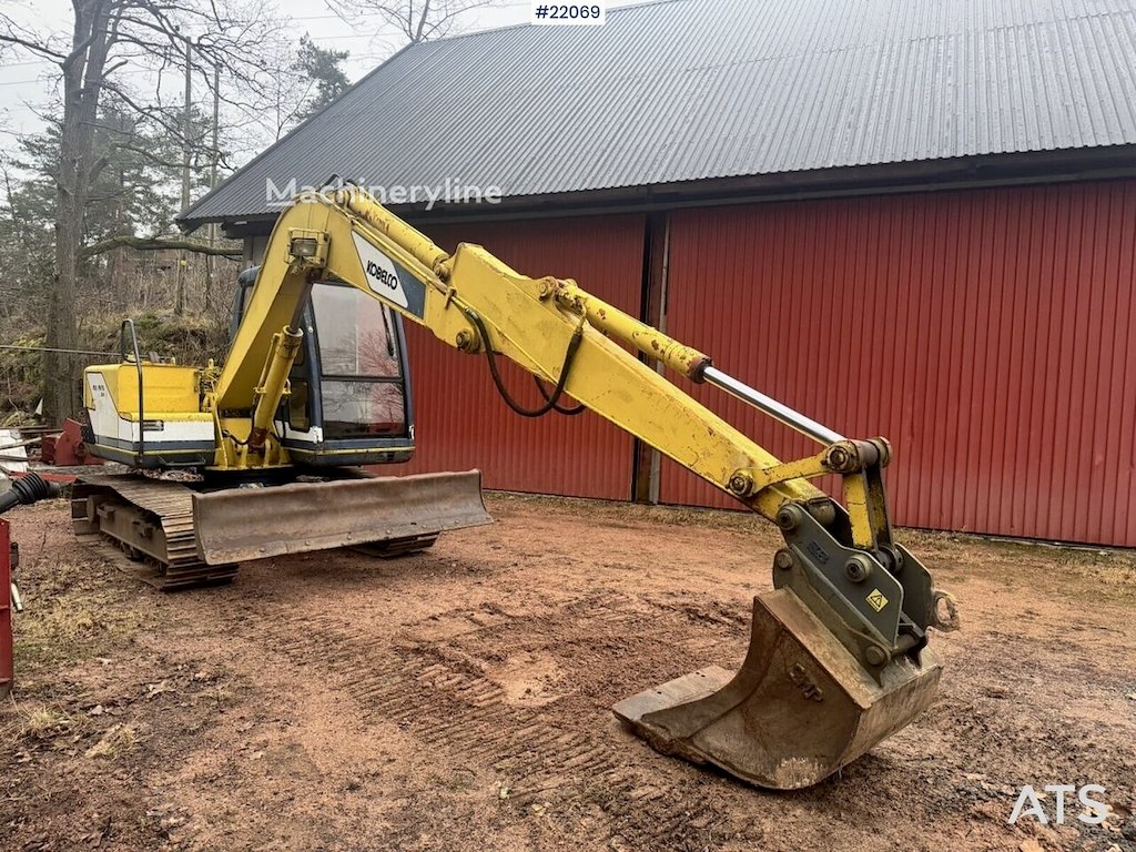 Kobelco 1991 Kobelco SK60 beltegraver med skuffe bager guseničar