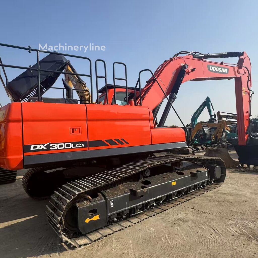 Doosan DX 300 bager guseničar