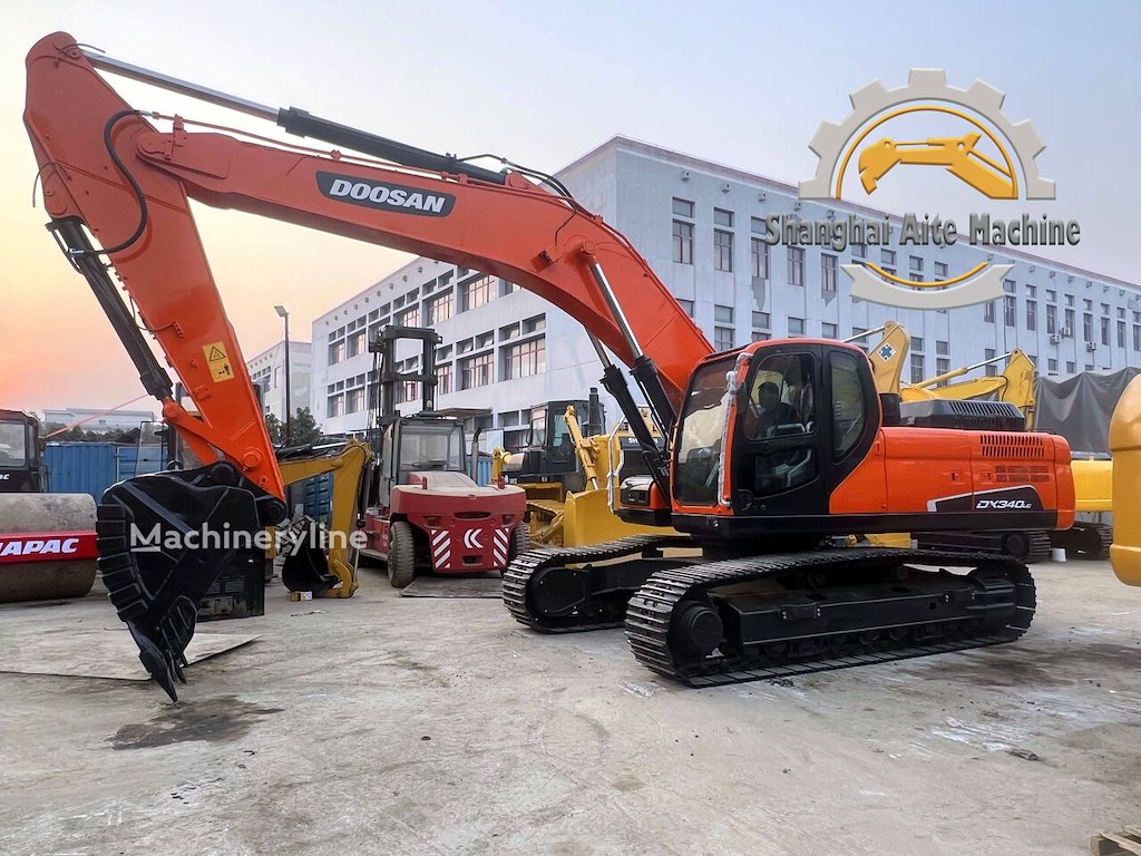 Doosan DX340 bager guseničar