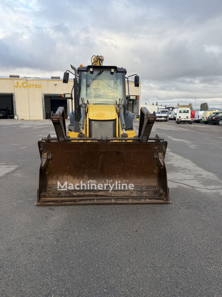 New Holland B100 bager-utovarivač