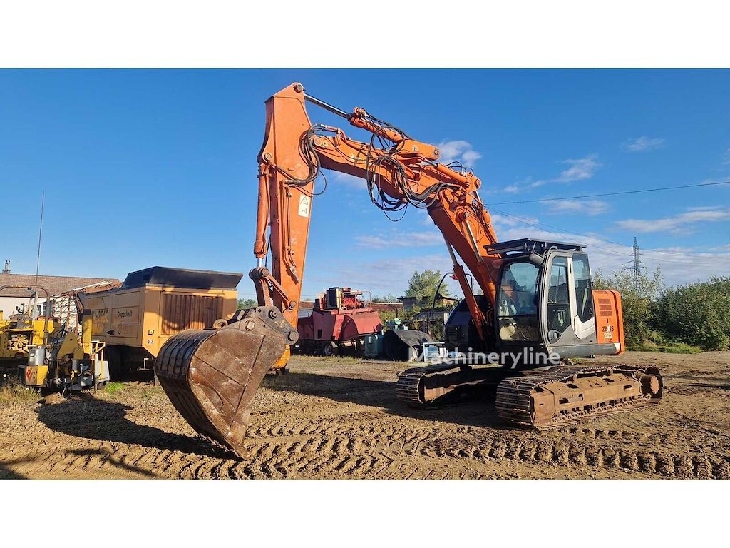 Prodaje se Hitachi Zaxis 225 bager guseničar na aukciji