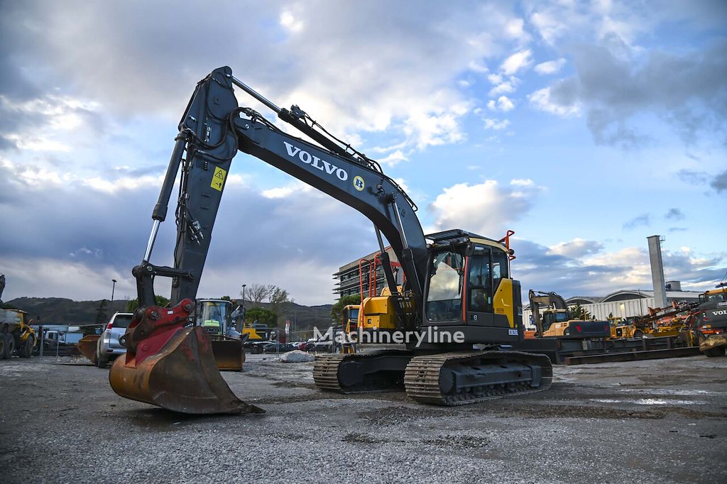 Volvo ECR235EL bager guseničar