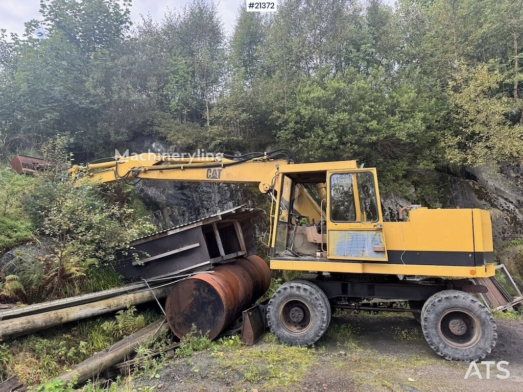 Caterpillar 212B Hjulgraver m/ 2 skuffer bager točkaš