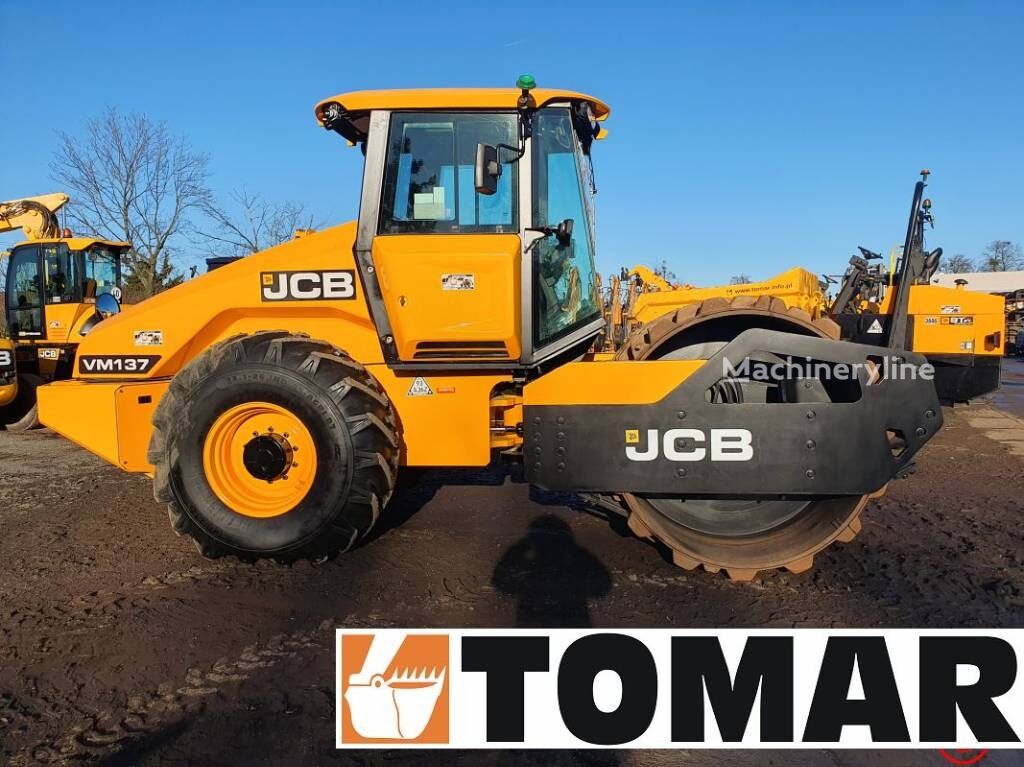 JCB VM 137 kompaktor s jednim valjkom