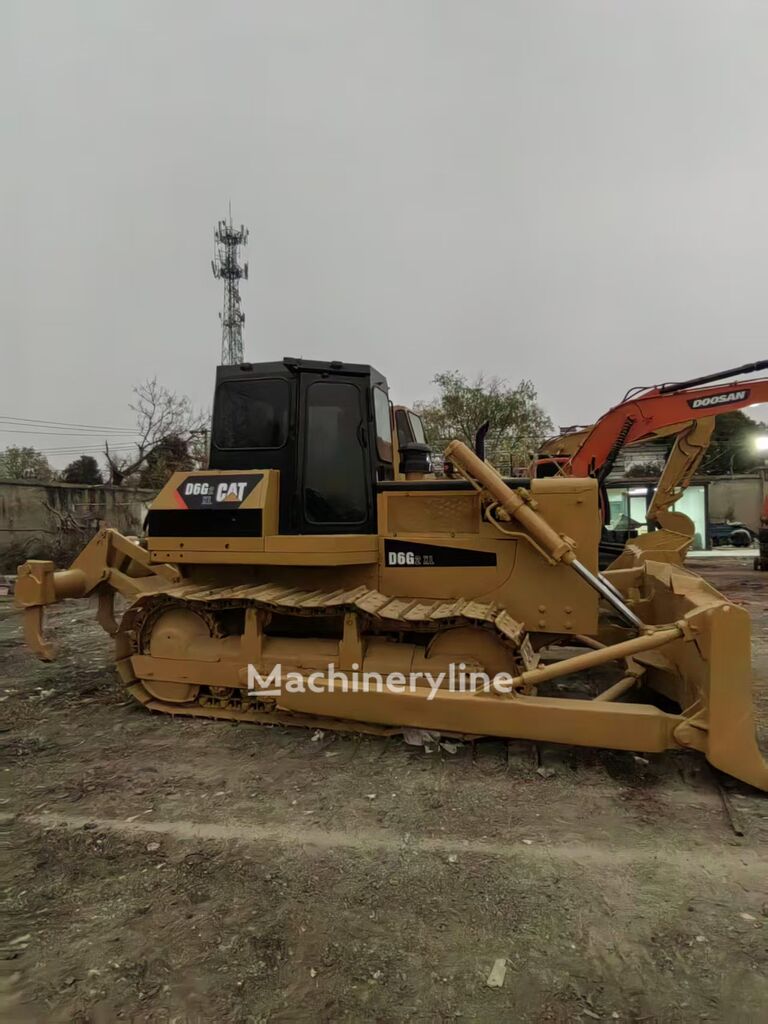 Caterpillar D6G buldožer