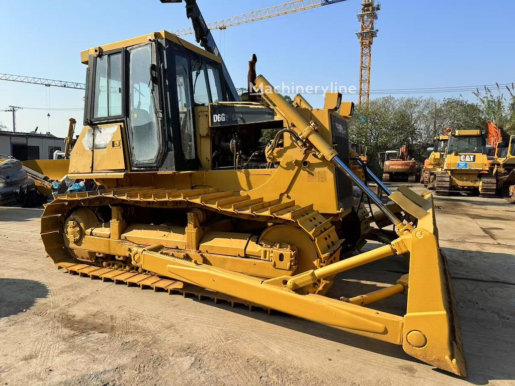 Caterpillar D6G buldožer