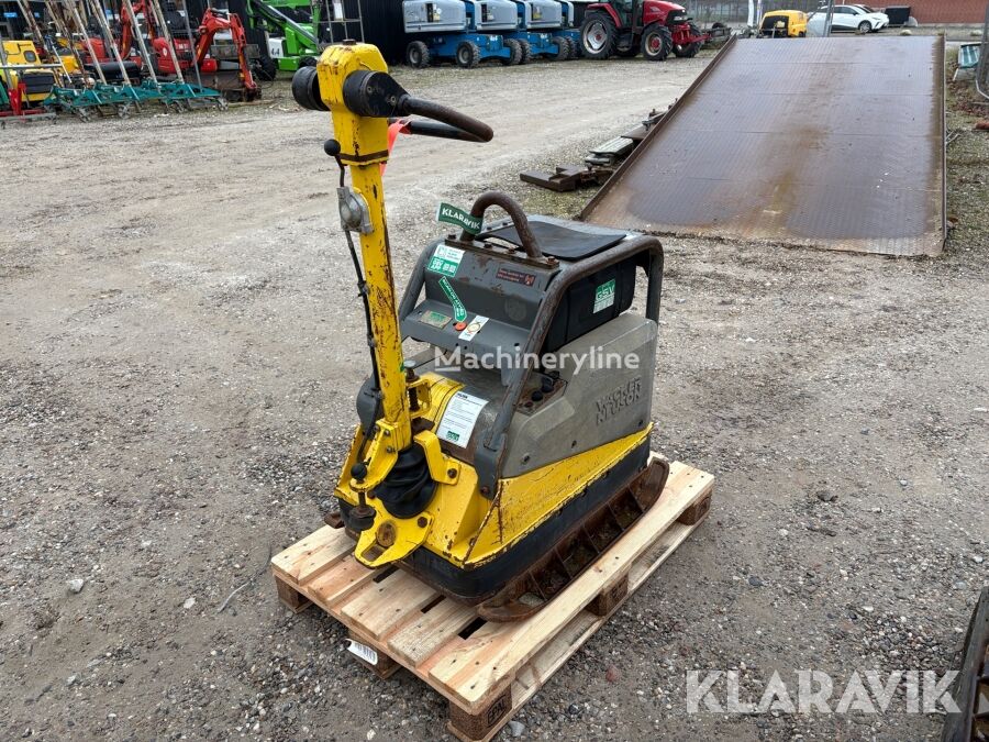 Prodaje se Wacker Neuson DPU 6555 vibro ploču na aukciji