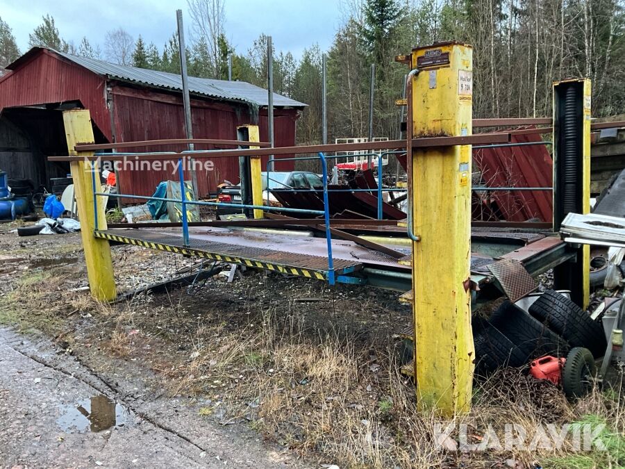 Prodaje se Gadmos 9ton auto dizalicu s korpom na aukciji