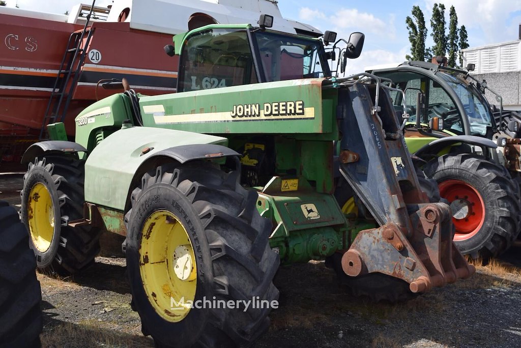 John Deere 3200 teleskopski prednji utovarivač