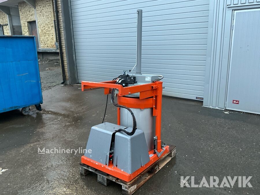 Prodaje se Orwak Compactor 5030B drugu mašinu za obradu drveta na aukciji