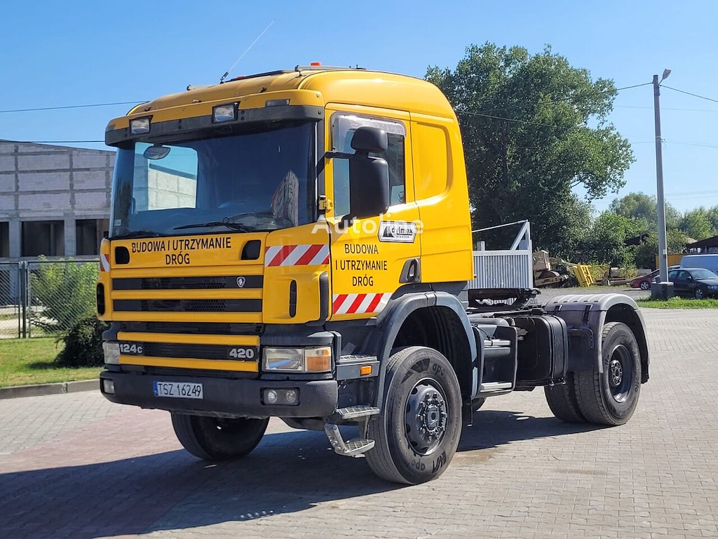 Scania P124 tegljač