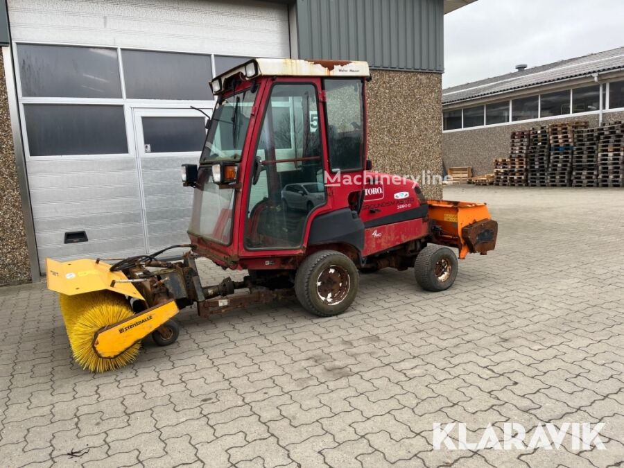 Prodaje se Toro Groundmaster 3280D mobilni kompresor na aukciji