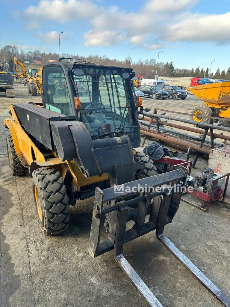 JCB 520-40 teleskopski utovarivač