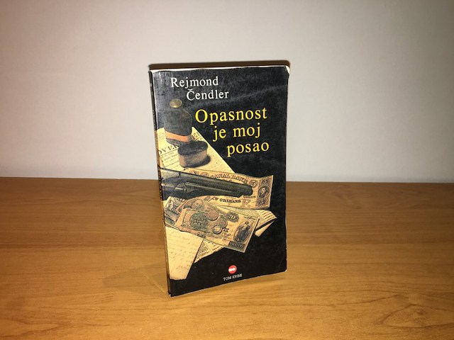 REJMOND ČENDLER - OPASNOST JE MOJ POSAO / ZLOČIN SE NE