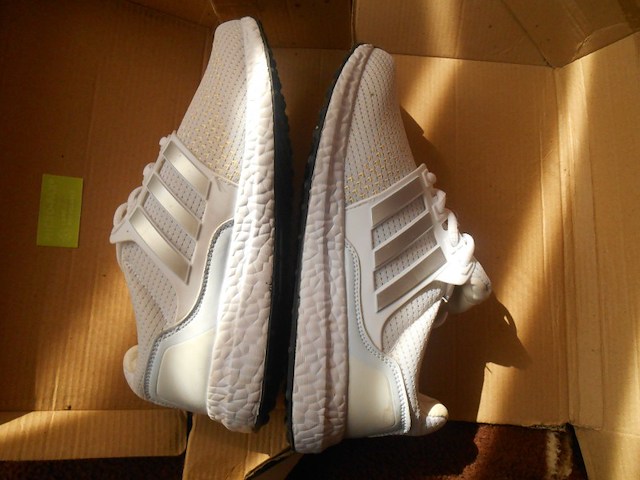 PATIKE ADIDAS NOVE BROJ 41