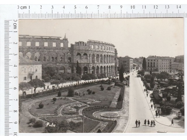 Pula, Arena