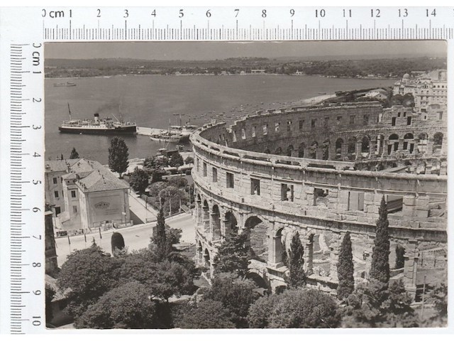 Pula, Arena