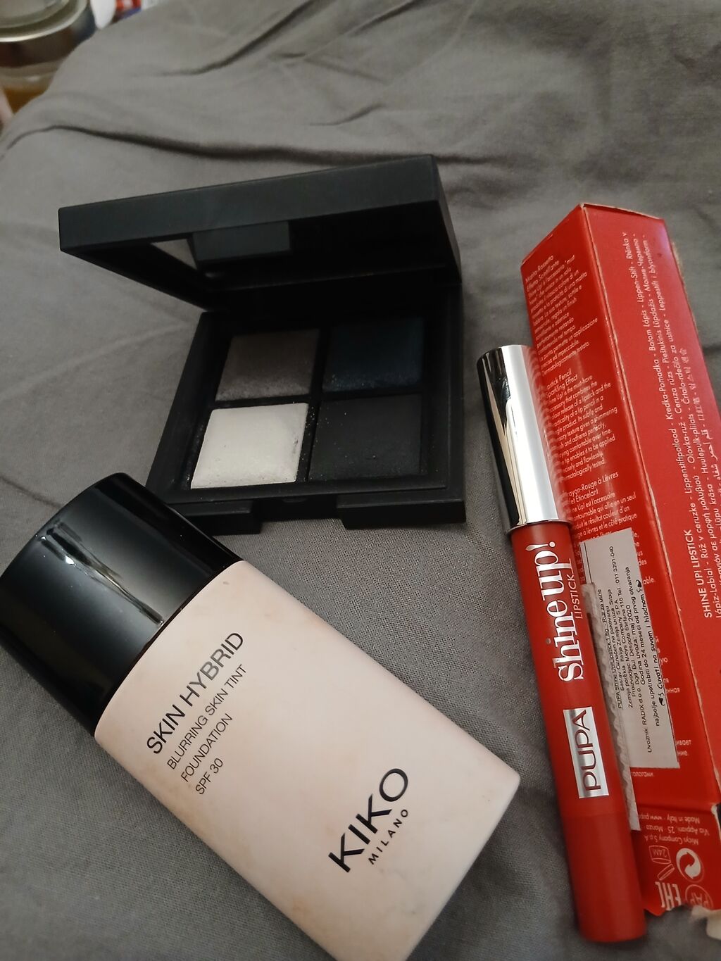 Set dekorativne kozmetike. - KIKO Milano Skin Hybrid Blurring Skin