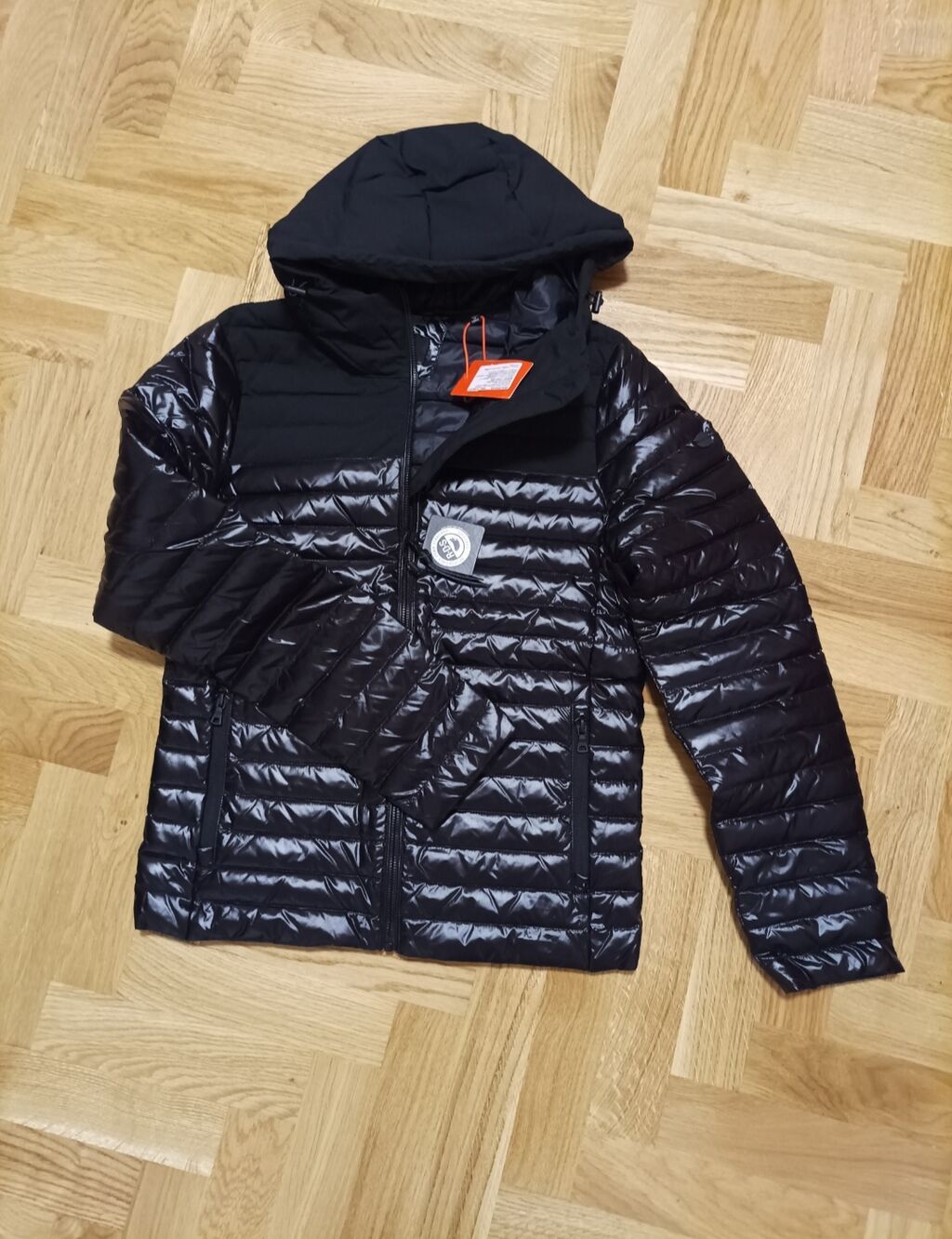Original SuperDry jakna, nova sa etiketom. S veličina