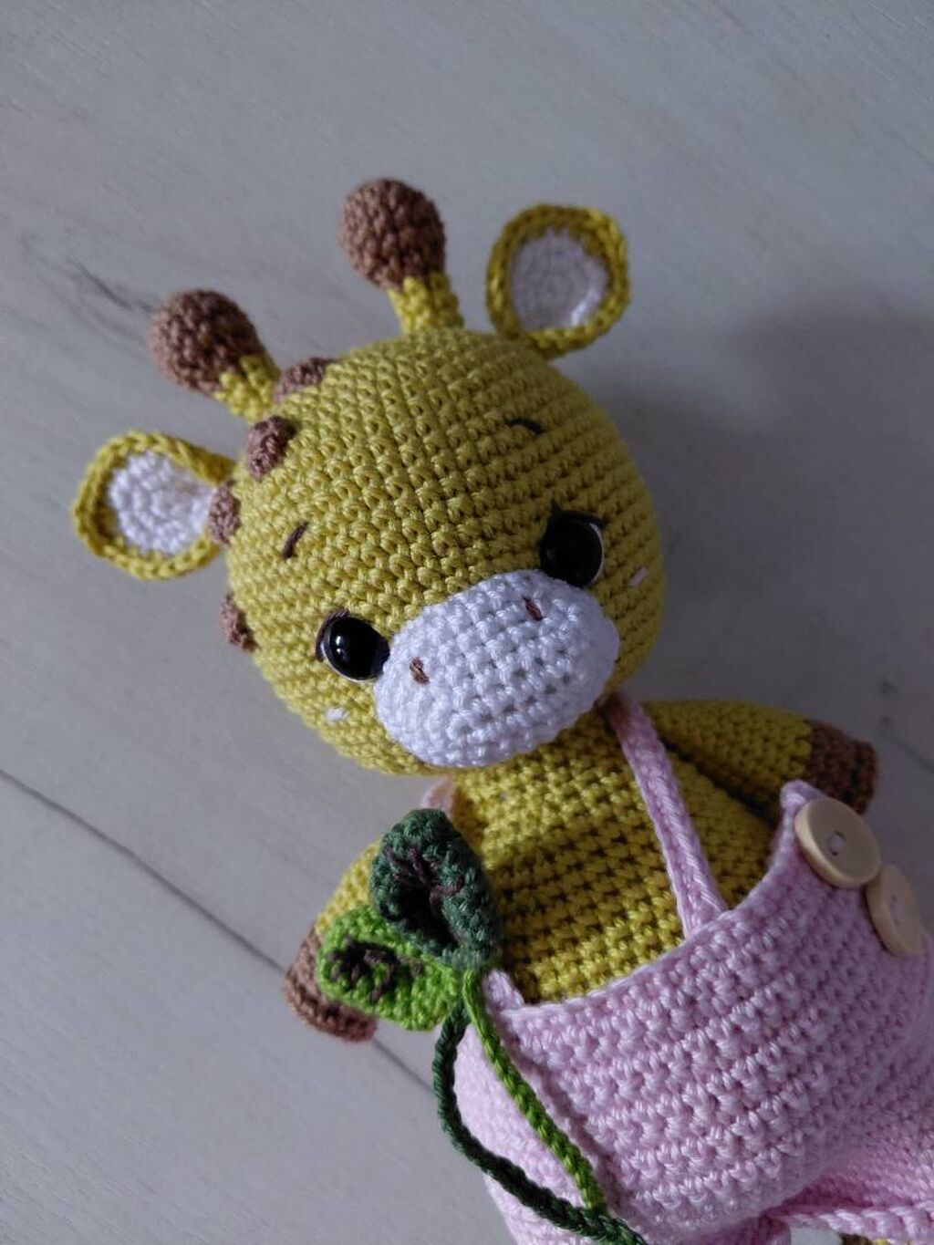 Heklana amigurumi žirafa – ručni rad - Materijal: pamučni konac
