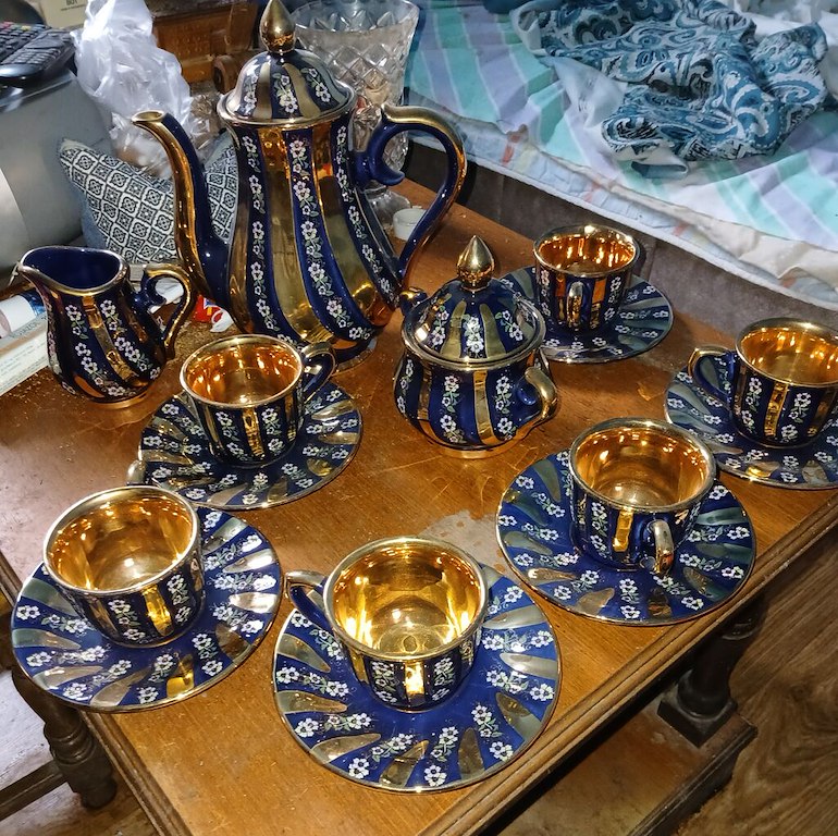 Set za kafu/čaj – elegantna porcelanska servis kolekcija Komplet