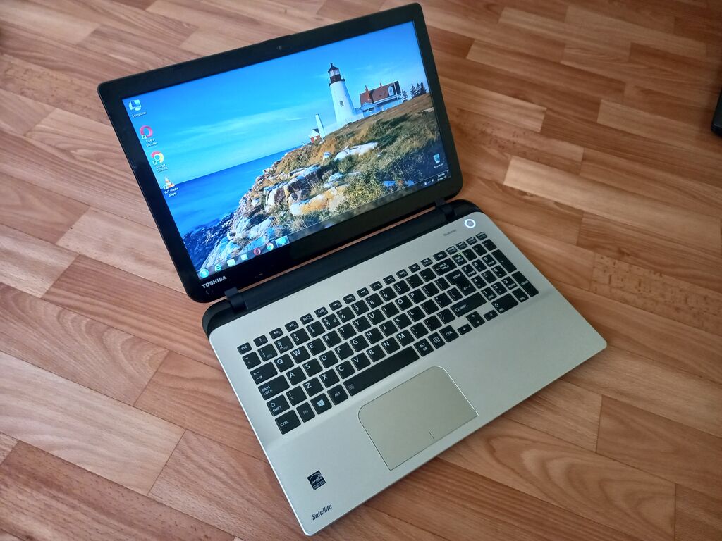 Intel Celeron, 4 GB OZU, 15.6 "
