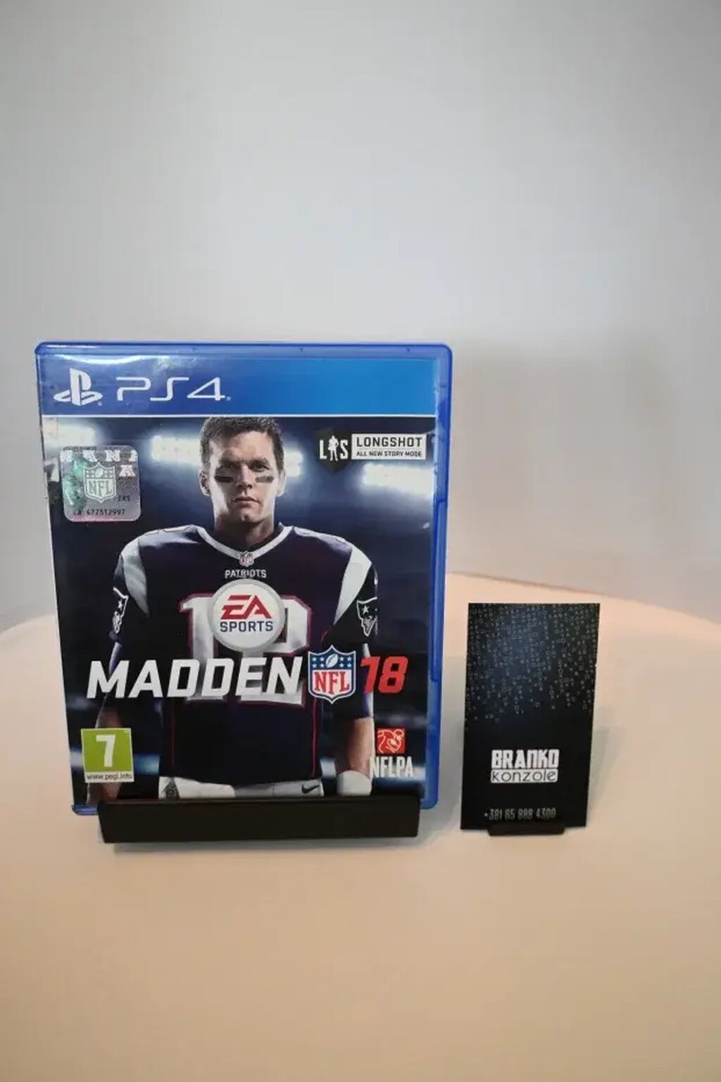 Prodajem original igricu za Sony Playstation 4 konzolu - Madden NFL