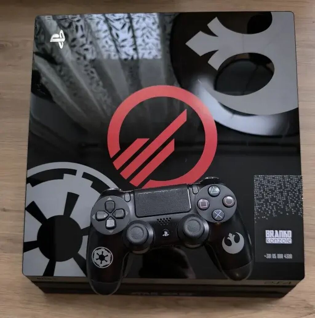 Na prodaju PS4 PRO 1tb STAR WARS Limited Edition Konzola je u lepom