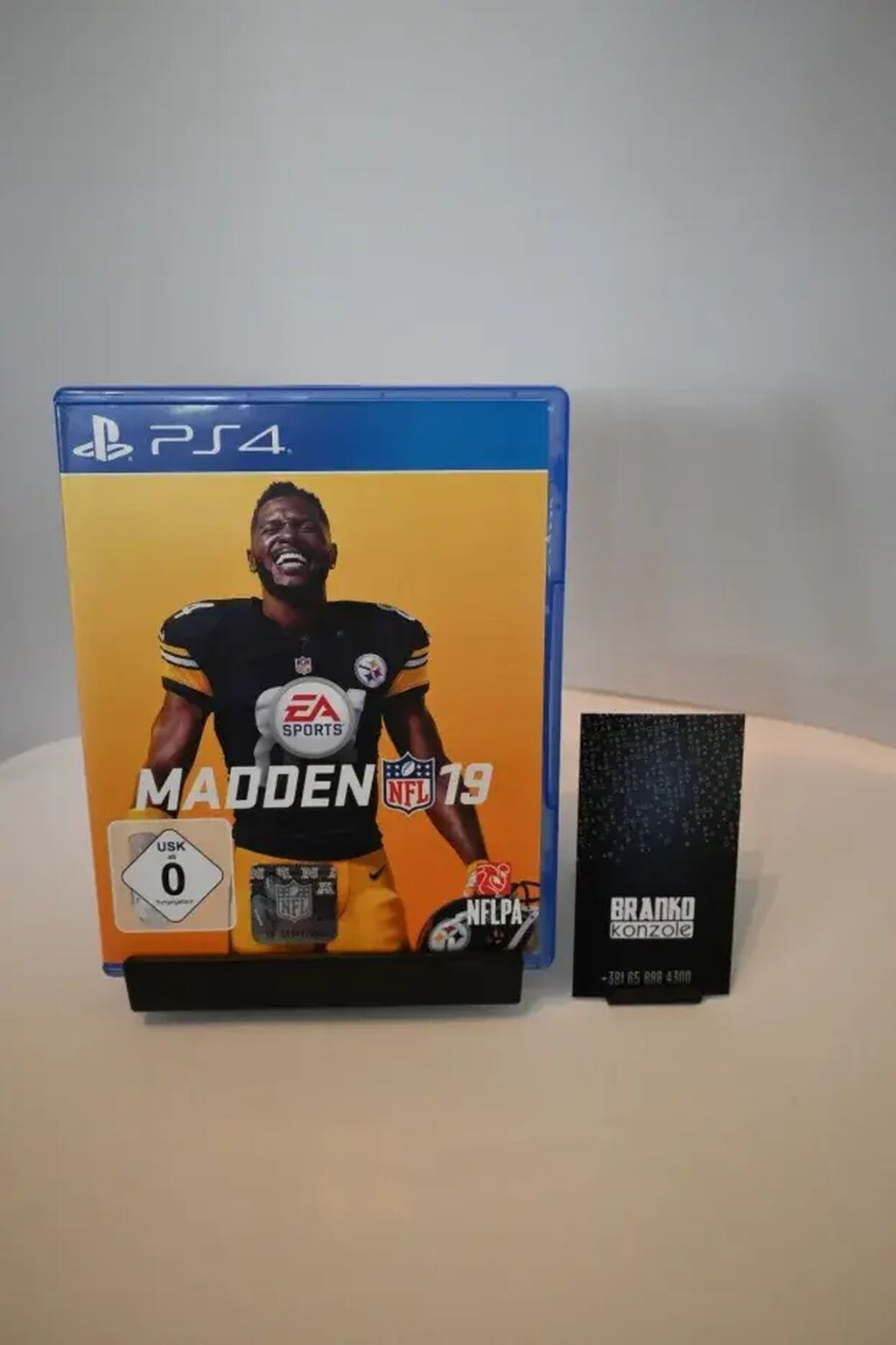 Prodajem original igricu za Sony Playstation 4 konzolu - Madden NFL
